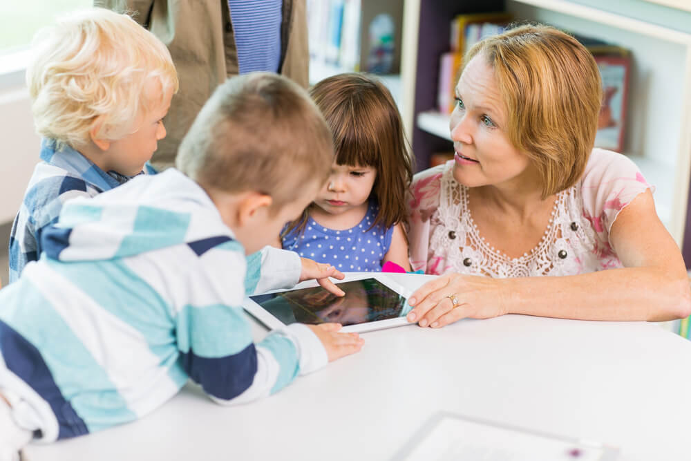 5 Ways to Use Tech in the Early Years Classroom | Learning and ...